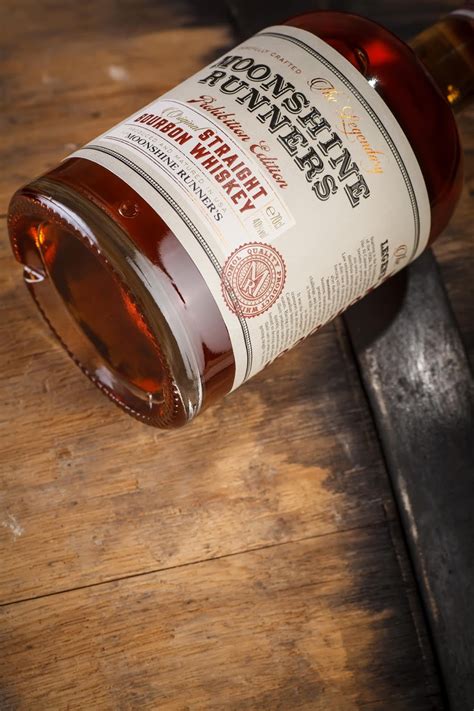 Moonshine Runners – Packaging Of The World