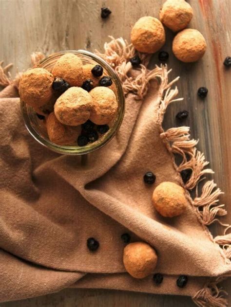 DECADENT VEGAN TRUFFLES (NO-BAKE DESSERT!) » Joyful Dumplings