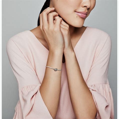 Charm Openwork Sole, Stelle e Luna | Pandora IT