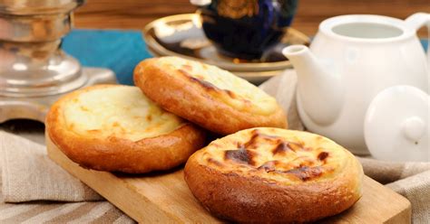 Vatrushka | Traditional Sweet Pastry From Russia, Eastern Europe