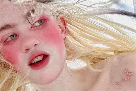 Elon-Musk-Freundin "Grimes": Sie verwandelt sich optisch in ein Alien ...