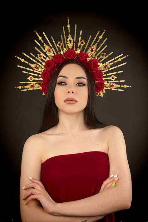 Diva Halo Crown Gold &Red Roses | Headpiece diy, Catrina costume ...