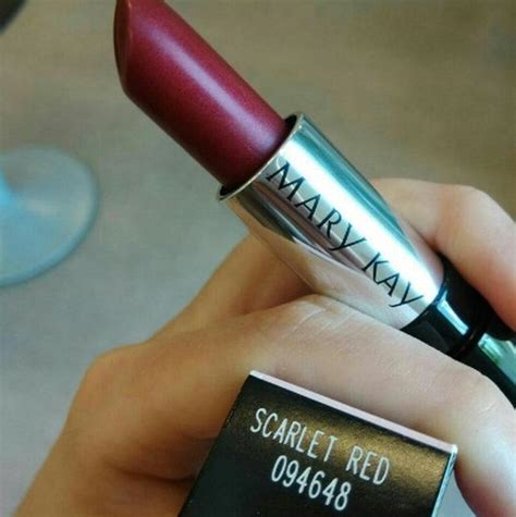 Гелевая помада для губ mary kay "соковитая вишня" (сияющий) 3.6 г ...