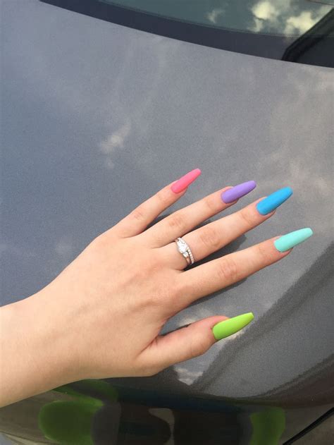 Маникюр | Spring acrylic nails, Girls nail designs, Gel nails