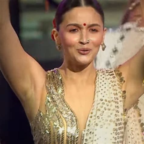 Alia bhatt : r/ActressArmpitFans