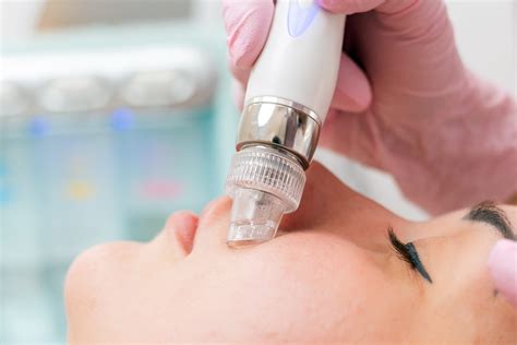 Aqua Peeling Haut Hydrafacial Behandlung – Aura Beauty Massage Kosmetik ...
