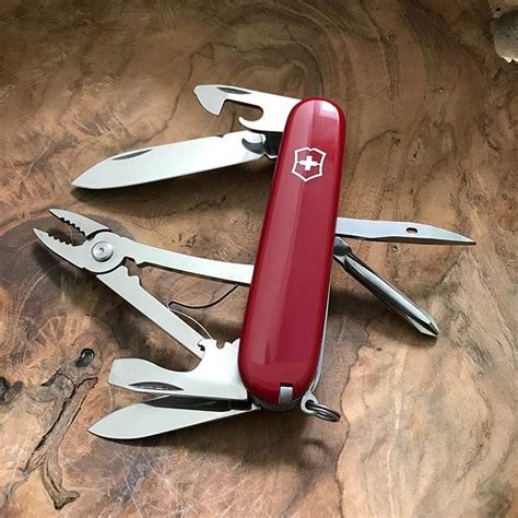 VICTORINOX MECHANIC ...