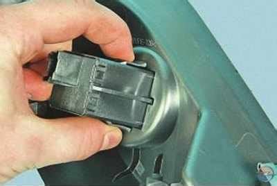 Замена выключателя подушки безопасности переднего пассажира Opel Astra ...