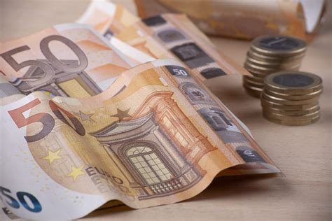 Euro (EUR) | Kurs euro na żywo - Forex.pl
