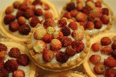 Черника или земляника с заварным кремом кулинарный рецепт дома