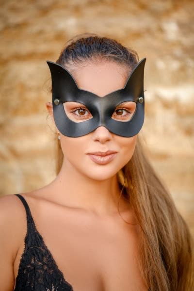 Маска с ушками из натуральной кожи BDSM АРСЕНАЛ - купить с доставкой по ...