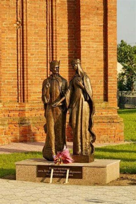 Памятник св. Петру и Февронии - Поехали!