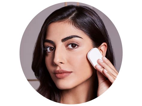 Max Factor Facefinity Compact Foundation 006 Gold (10g) : Amazon.co.uk ...