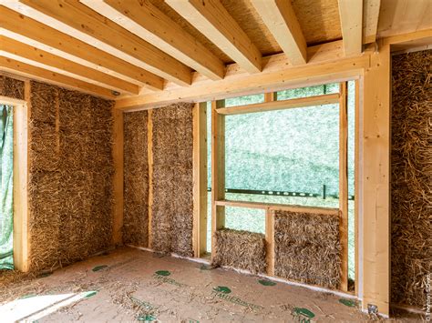 Holzbau mit Strohdämmung: Bau, Brandschutz, Nachweise