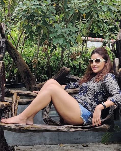 Payal Ghosh Instagram Photos - Live Cinema News