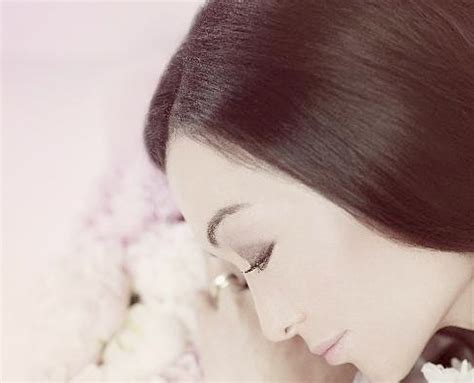 Keiko Mecheri, Perfumers Directory | Luckyscent
