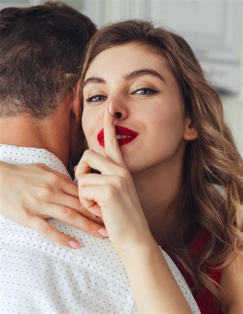 Интимная косметология. Почему нужно идти к гинекологу, а не к хирургу?