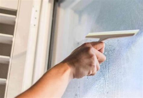 Как лучше всего оттереть краску с пластиковых окон? 15 рабочих способов