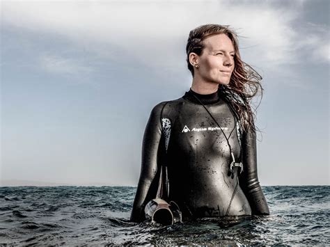 Profile: Alenka Artnik - DeeperBlue.com