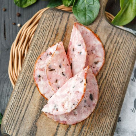 Домашние колбасы из курицы, свинины, индейки. Фермерская колбаса с ...