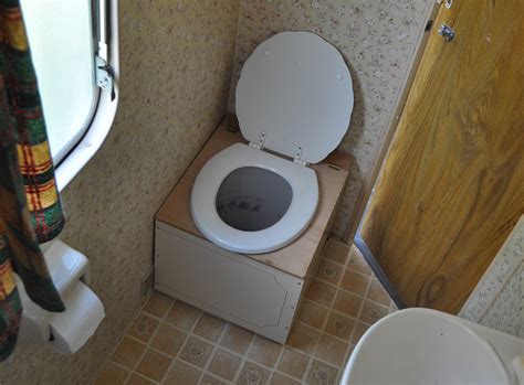 Биотуалет в комнате общежития (72 фото)