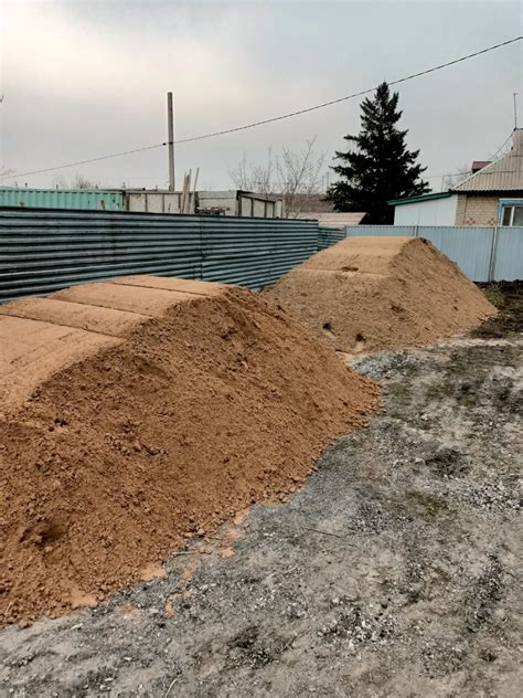 Песок в мешках и россыпью крупный и мелкий, щебень,отсев. Перегной ...