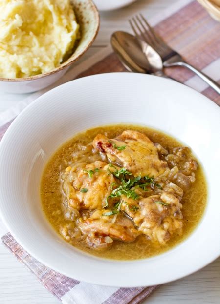 Рецепт курицы в луковой подливке с сыром с фото пошагово на Вкусном Блоге