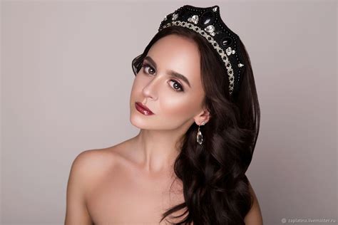 Корона на подушке - 63 фото
