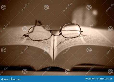 Reading Eyeglasses And Eye Chart Stock Photography | CartoonDealer.com ...