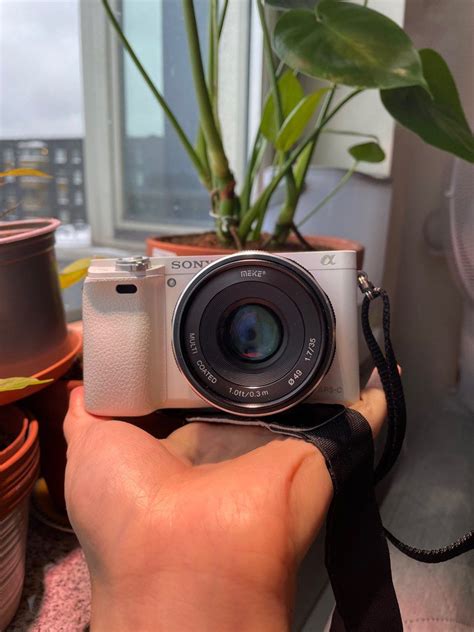 Sony A6000 APS-C mirrorless camera [2 lenses], Photography, Cameras on ...