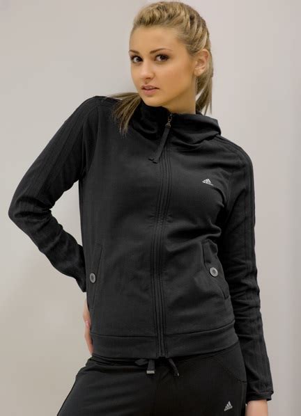 Спортивные кофты для девушек