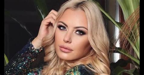 Ето я Камелия на 20г, без нито една корекция и с естествения цвят на ...
