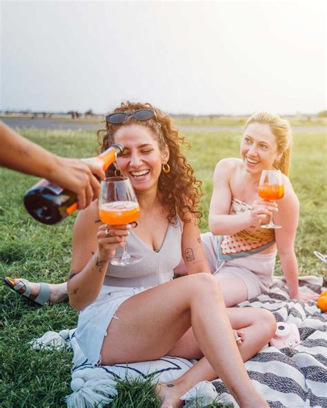 Glitter Spritz – Der Spritz Aperitivo mit Glitzer – Flaschenpost Gin