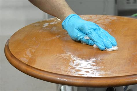 Как снять лак с мебели: 4 проверенных способа и средства для обработки