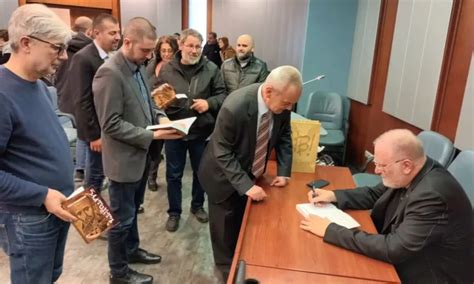 Иван Стамболов представи романа си „Златоустъ“- за безмълвието, властта ...