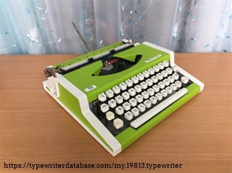 1986 UNIS TBM Traveller De Luxe on the Typewriter Database
