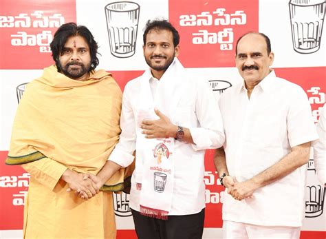 Byreddy Siddharth... - Byreddy Siddharth Reddy Eluru Fans