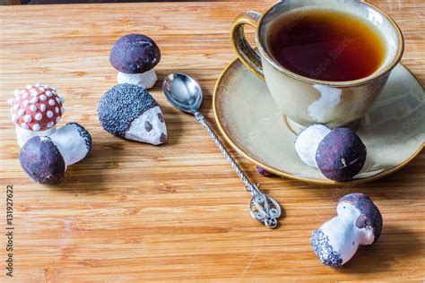 чай с печеньем Stock Photo | Adobe Stock