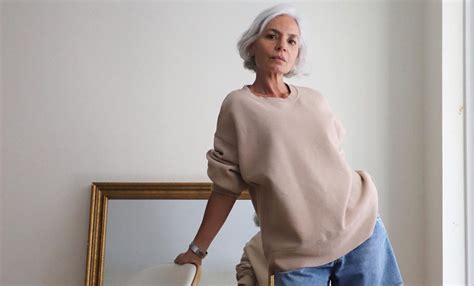 6 способов носить джинсы после 60 лет, чтобы выглядеть моложе | Femmie