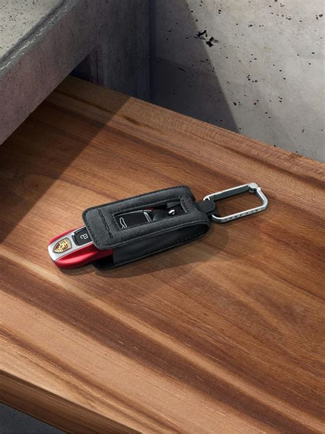 Porsche Accessoires online kaufen | PORSCHE SHOP