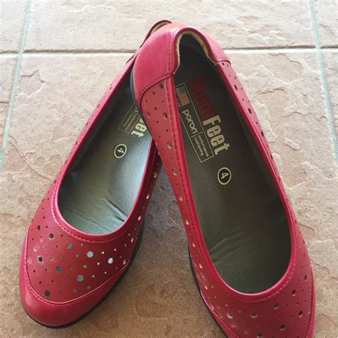 Medifeet shoes, Women's Fashion, Footwear, Flats on Carousell