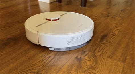 Dreame D9 robot vacuum & mop review