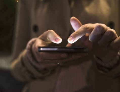 Засякоха заснемане на бюлетини с телефон в пернишки квартал
