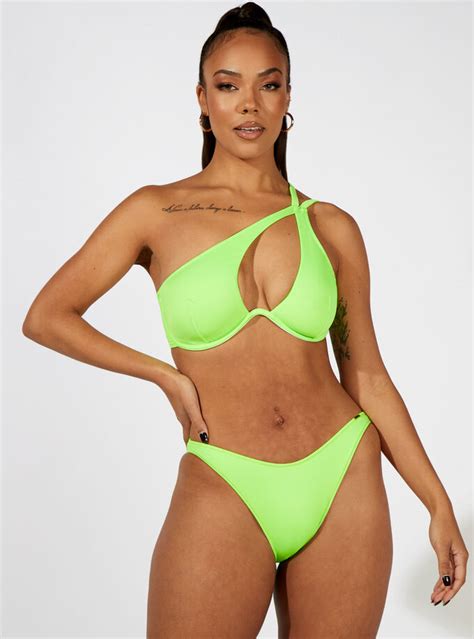 10 Hot Sexy Lime Bikini Pics