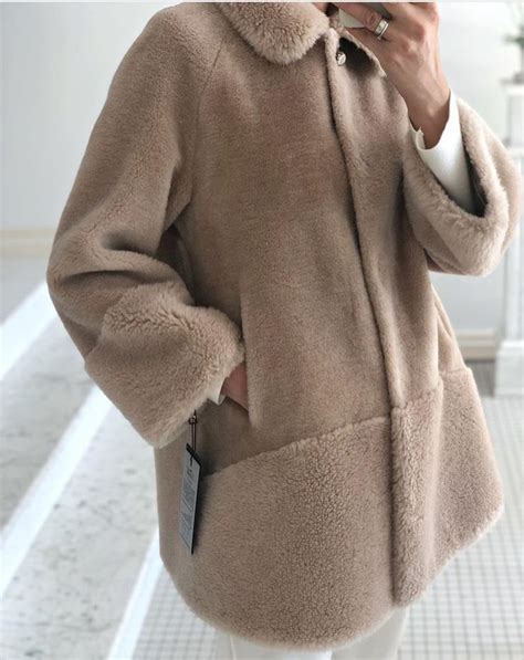 Pin by Оксана on ПАЛЬТО | Women blouses fashion, Winter fashion outfits ...