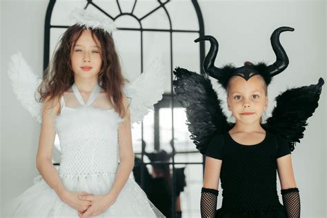 Angel And Devil Photos, Download The BEST Free Angel And Devil Stock ...