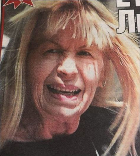 Такова нещо не се вижда всеки ден - Лили Иванова се изтипоса без грим ...