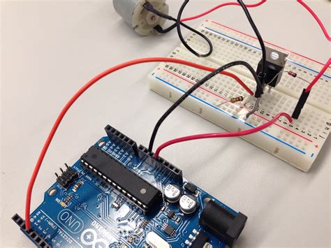 Running a DC motor from the Arduino Using the Creatron Economic Starter ...