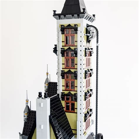 REVIEW LEGO 10273 Haunted House (Fairground Collection) - HelloBricks