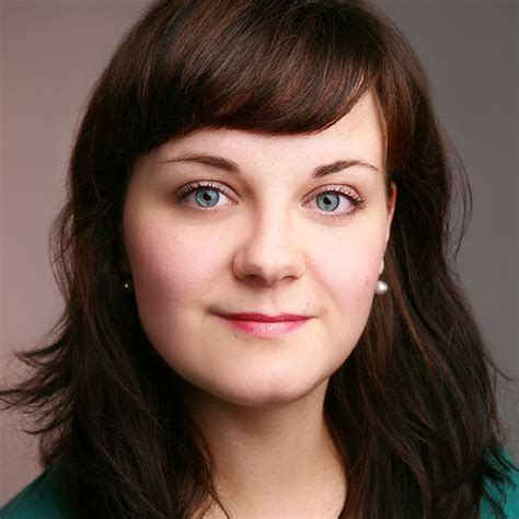 Victoria Vinis - E-Learning-Autorin - SPEKTRA Schwingungstechnik und ...
